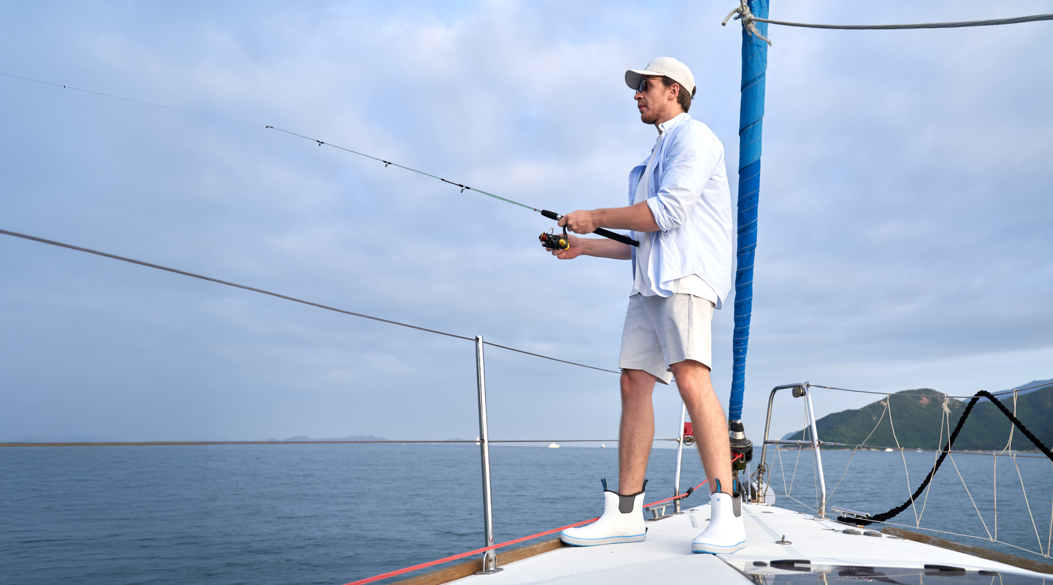 How Do Fish Communicate? Underwater Sound, Color Signals & Fishing Tip ...